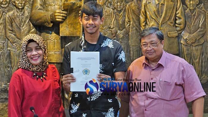 Kiper Madura United, Satria Tama, Tuntaskan Gelar Sarjana di Unitomo ...