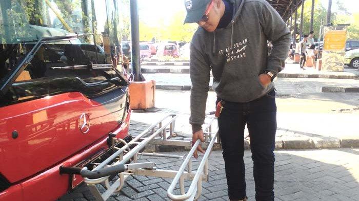 Suroboyo Bus Dilengkapi Perangkat untuk Meletakkan Sepeda Angin - Surya ...