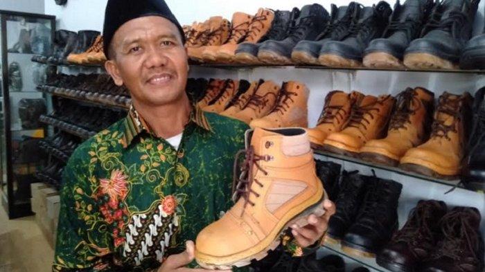 Dari Tukang Las, Pitono Sukses Jadi Pengusaha Sepatu - Surya.co.id