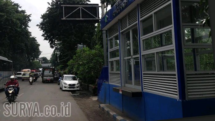 Shelter Bus di Depan Pintu Keluar Terminal Purabaya, Bagus Tapi Muspro ...