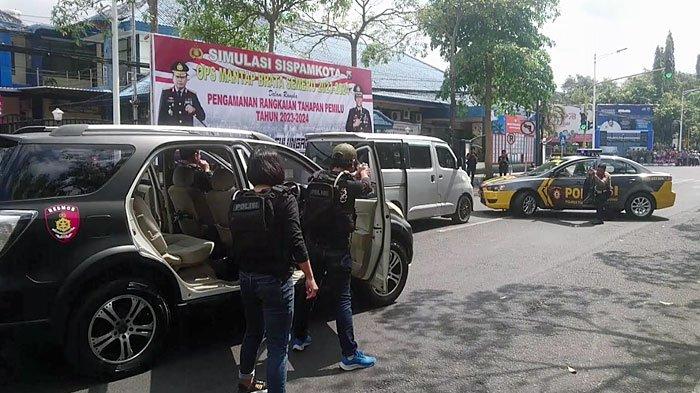 Simulasi Sispamkota Polres Tulungagung Layaknya Film Laga, Ada Aksi Kejar-kejaran Mobil - Surya ...