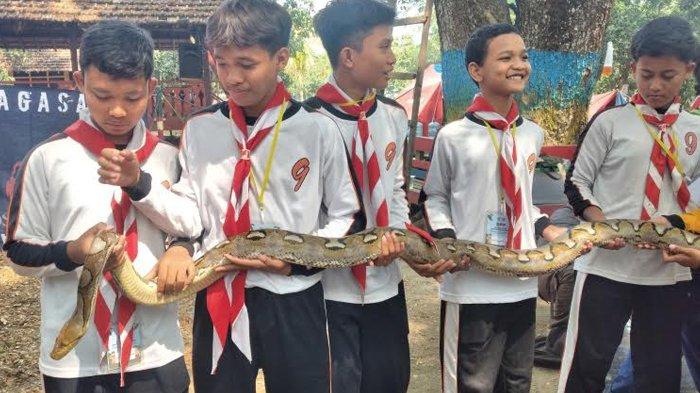 Tim Exalos Regional Madiun Beri Edukasi dan Pemahaman tentang Ular ke ...