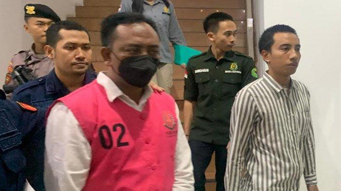 Salahgunakan Proyek Tol Probowangi Untuk Pemerasan dan Gratifikasi ...