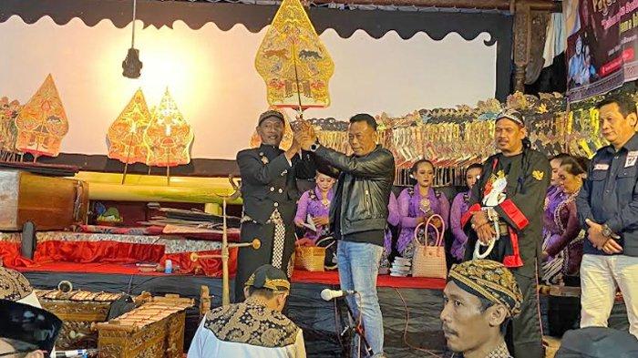 Satpol PP Ponorogo Gelar Pertunjukan Wayang Kulit Sekaligus Sosialisasi Gempur Rokok Ilegal ...