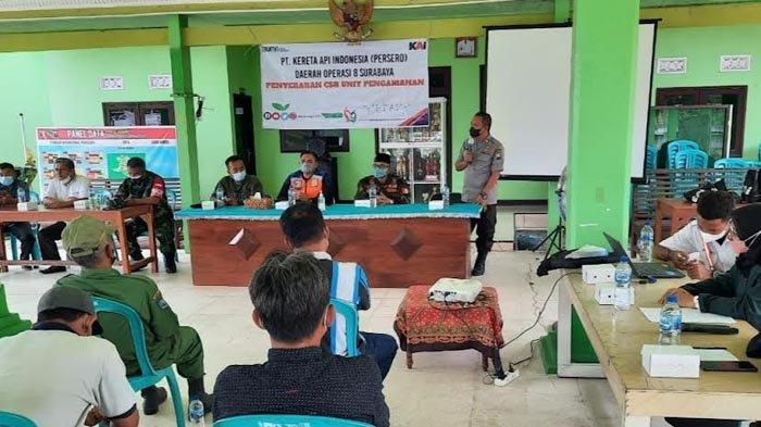 Cegah Kecelakaan, KAI Daop 8 Sosialisasikan Keselamatan di Perlintasan Sebidang - Surya.co.id