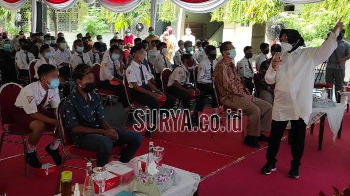 Wali Kota Risma Kumpulkan Puluhan Pelajar yang Ikut Demo Berujung Ricuh di Kota Surabaya - Surya ...