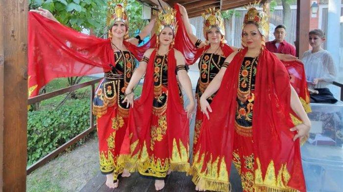 Tari Gandrung Banyuwangi Tampil di Moscow dan Dibawakan oleh Penari ...