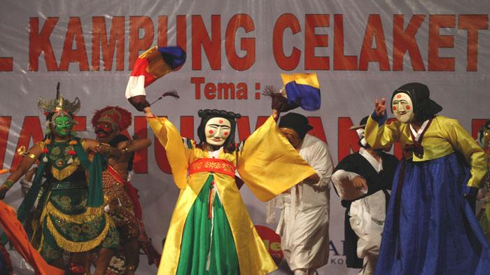 Kolaborasikan Tari Topeng Malangan, Solo, dan Korea - Surya.co.id