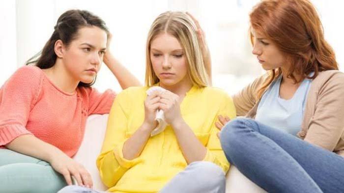 Begini Sikap yang Benar saat Teman Curhat Menurut Psikolog - Surya.co.id