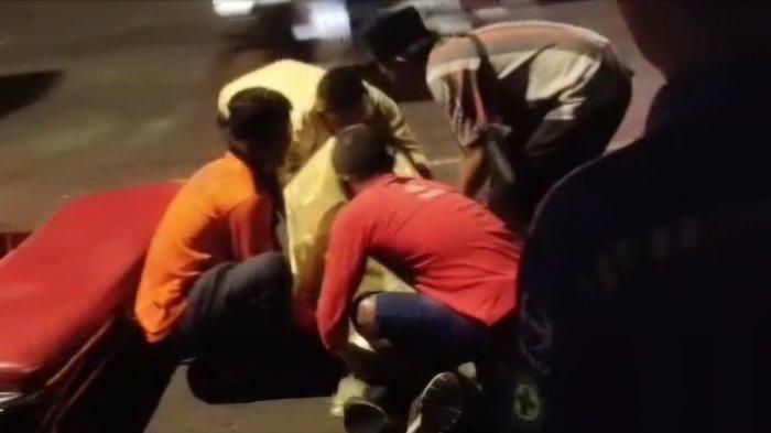 Nasib Pilu, Pemotor Honda Scoopy Asal Jombang Tewas Terlindas Truk di Driyorejo Gresik - Surya.co.id