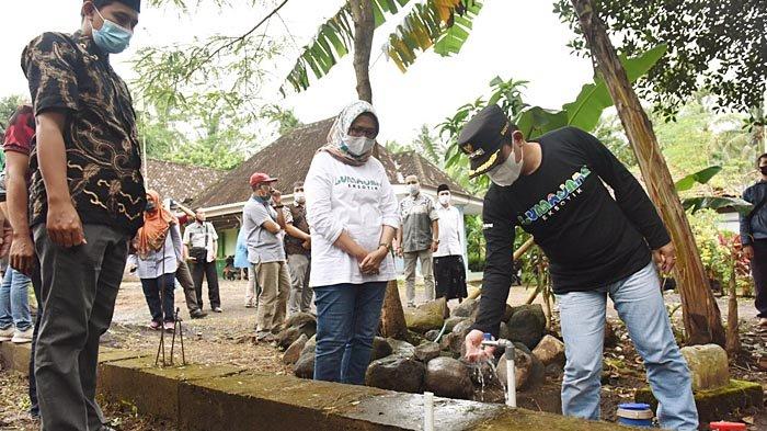 Pengentasan Krisis Air Bersih di Lumajang Utara, Kini 4 Desa Terkena Program Pamsimas - Surya.co.id