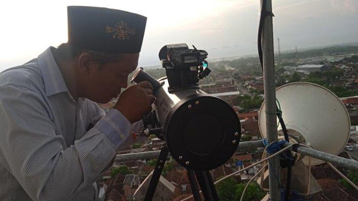 Rukyatul Hilal Awal Ramadan 2023 di Jember dilakukan di Menara Masjid ...