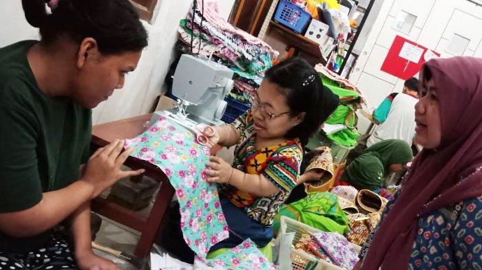 Alifia Mengaku Senang Dapat Banyak Ilmu dari Tiara Handicraft - Surya.co.id