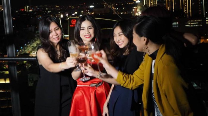 Ingin 'Tampil Lebih Muda', Java Paragon Hotel Ciptakan Urban Sky Lounge ...