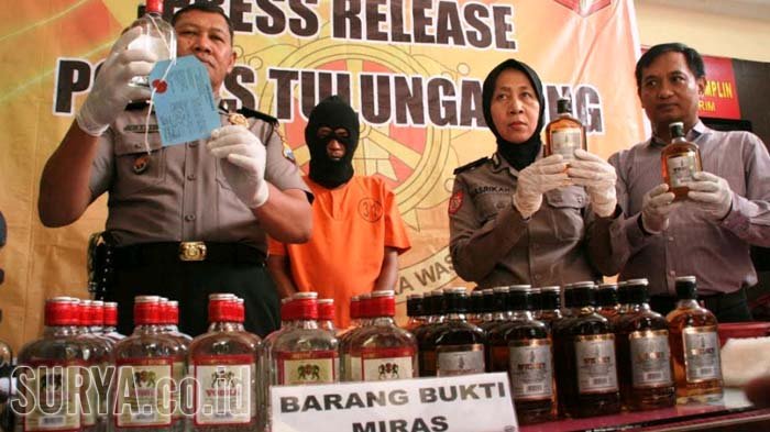 Suminto Produksi Vodka dan Mansion 'Made in Tulungagung' di Rumahnya ...