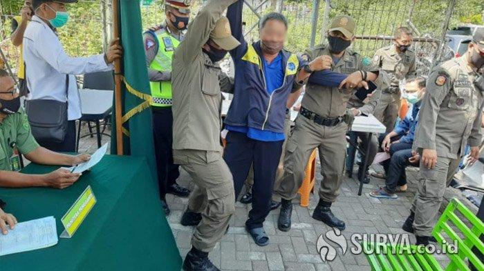 Terjaring Razia Tak Pakai Masker, Warga Sidoarjo Pingsan Saat Kena Denda Rp 200 ribu - Surya.co.id