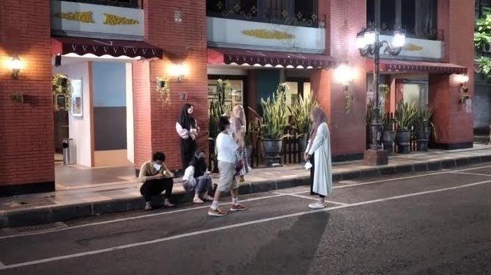 Titik Pembatasan Mobilitas di Jalan Tunjungan Surabaya Malah Ramai Dikunjungi, Jadi Lokasi ...