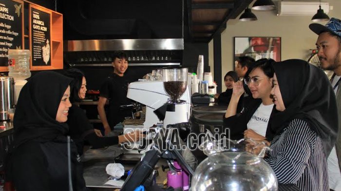 Penuhi Permintaan Netizen, Warunk Upnormal Buka di Sidoarjo - Surya.co.id