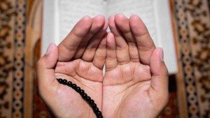 Lafadz Adzan Subuh Lengkap Teks Arab, Latin dan Arti Asholatu Khairum ...