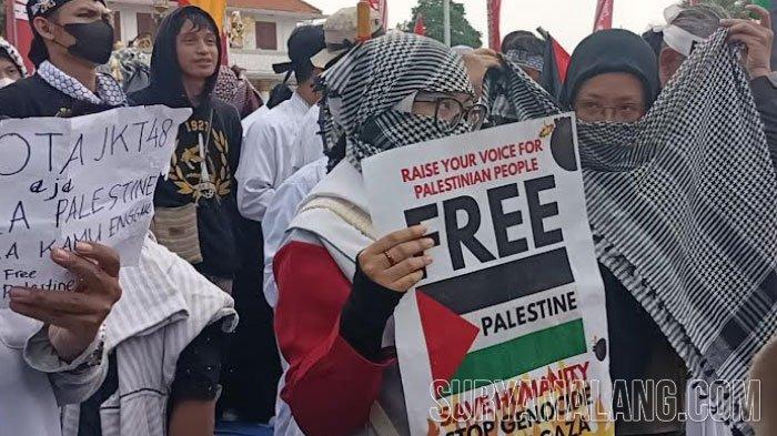 200 Ribu Orang Gelar Aksi Bela Palestina di Surabaya - Suryamalang.com