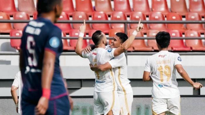Hasil Skor Arema FC Vs Persija Jakarta di Babak Pertama, Brace Dedik ... Hasil Skor Arema FC Vs Persija Jakarta di Babak Pertama, Brace Dedik ...
