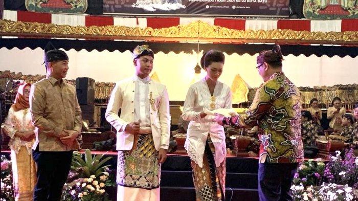 Sekar Bawana, Busana Adat Kota Batu Diluncurkan Bersama Pagelaran ...