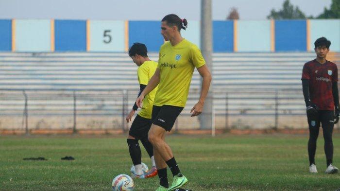 Jonny Campbell Absen dalam Laga Persela Vs FC Bekasi City - Suryamalang.com