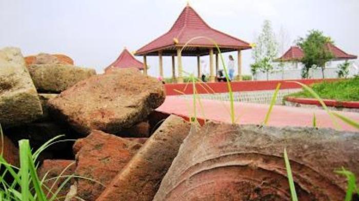 Menelusuri Jejak Damarwulan, Raja Majapahit yang Diyakini Lahir dan ...