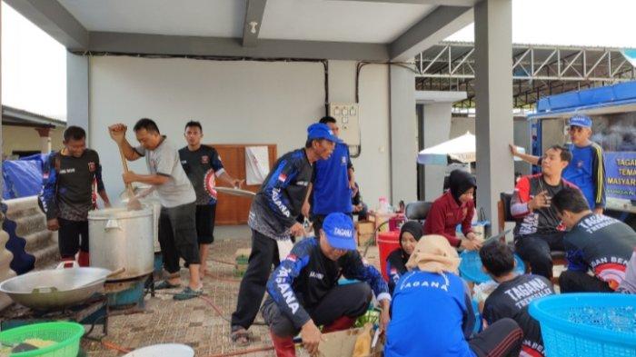 Pemkab Bangun Dapur Umum untuk Penuhi Kebutuhan Makan Warga Terdampak Banjir di Trenggalek ...