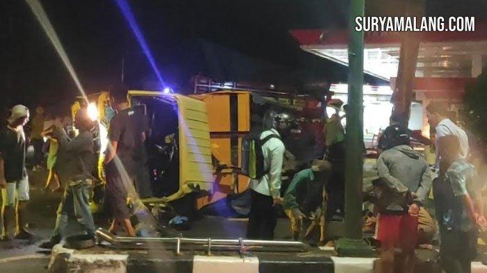 2 Truk Bertabrakan di Depan SPBU Desa Gedungan Kota Sumenep - Suryamalang.com