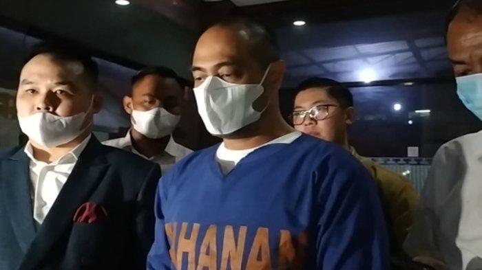 KRONOLOGI Ferry Irawan Akhirnya Resmi Ditahan Di Mapolda Jatim Dalam Kasus KDRT Pada Venna ...