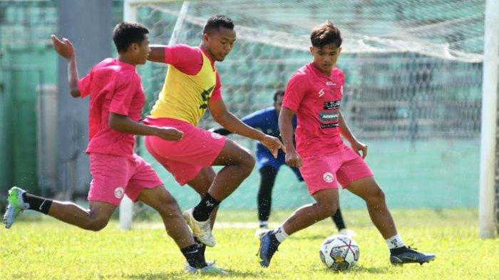 Nama Pemain Baru Arema FC Belum Muncul di Daftar Bursa Transfer Saat PT ... Nama Pemain Baru Arema FC Belum Muncul di Daftar Bursa Transfer Saat PT ...