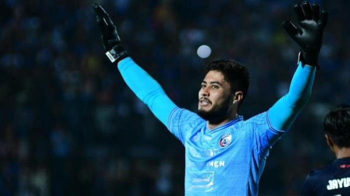 Biodata Adilson Maringa, Kiper Arema FC asal Brasil Lengkap dengan Akun ...