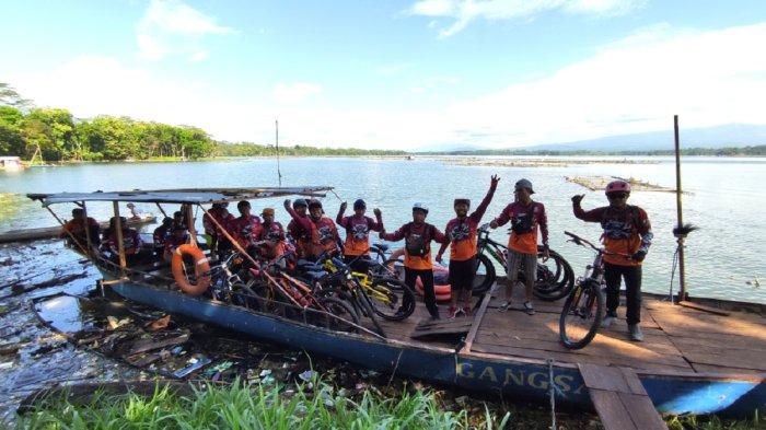 Keseruan Komunitas Sepeda Pancal Arek Segaran Gowes Sambil Menikmati ...