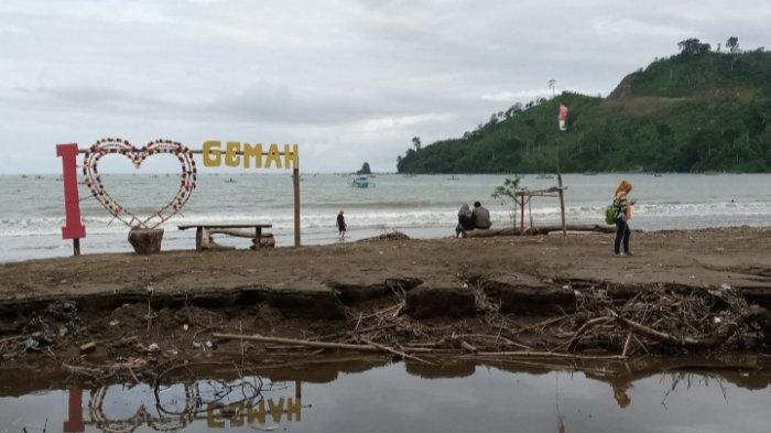 Wisatawan Mulai Kunjungi Pantai Gemah, Tulungagung - Suryamalang.com
