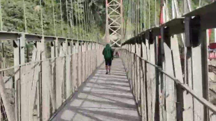 Kondisi Terbaru Jembatan Gladak Perak Pasca Erupsi Semeru: Tertutup Abu ...