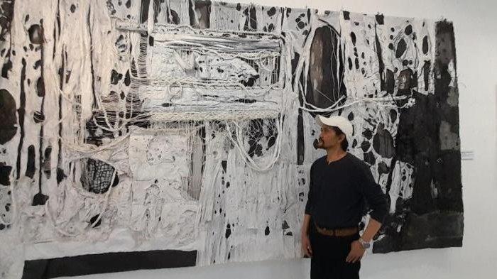 Limbah Plastik Jadi Karya Seni Rupa Menawan di Tangan Pelukis Asal ...