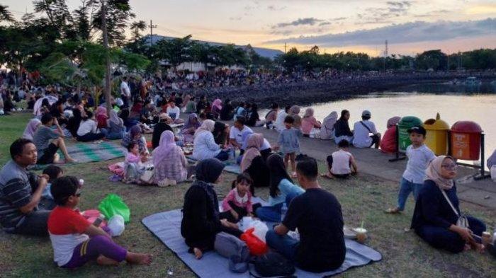 Ada Pasar Takjil Ramadan, Pantai Marina Boom Banyuwangi Jadi Lokasi ...