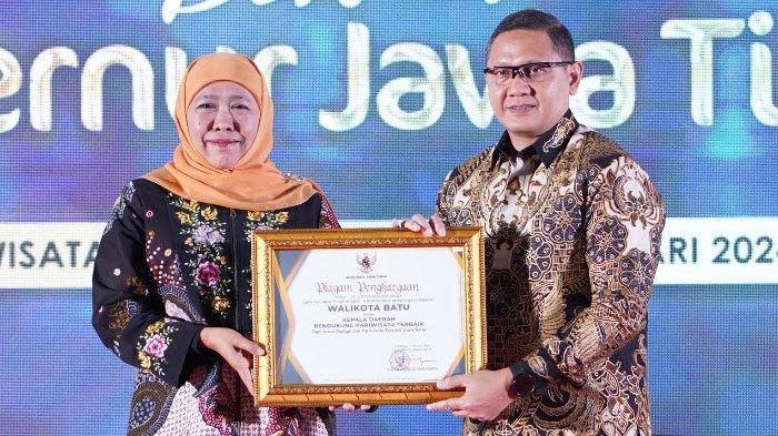 Pj Wali Kota Batu Raih Penghargaan Kepala Daerah Pendukung Pariwisata Terbaik dari Gubernur ...