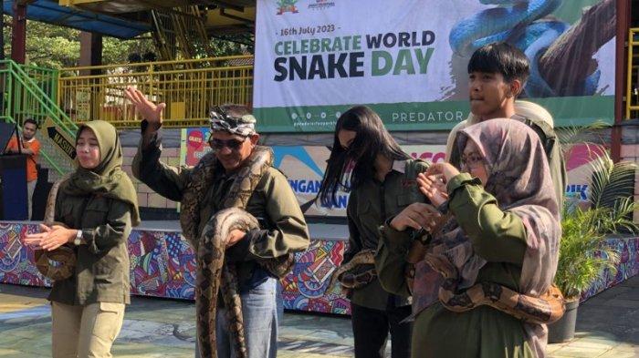 Jangan Takut Ular Tapi Juga Jangan Makan Ular, Pesan dari Kota Batu ...