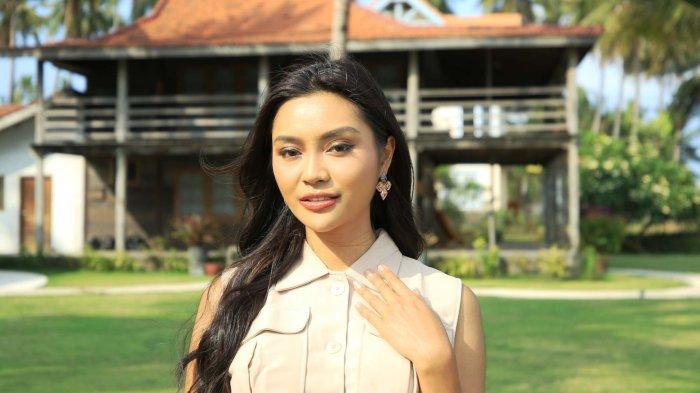 Puteri Indonesia Farhana Niswari Terpesona Wisata dan Kuliner Banyuwangi - Suryamalang.com