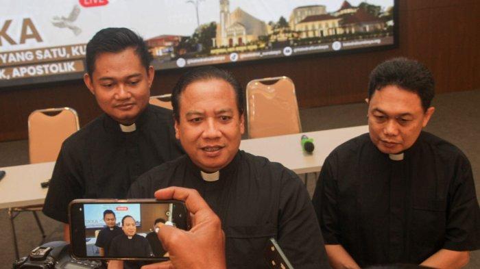 Jawa, Maluku, Ambon, hingga Tionghoa Menyatu Rayakan Paskah di Katedral ...