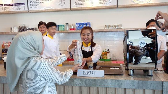 Rektor UB Resmikan Vocafe, Teaching Factory Fakultas Vokasi di Kampus 2 ...