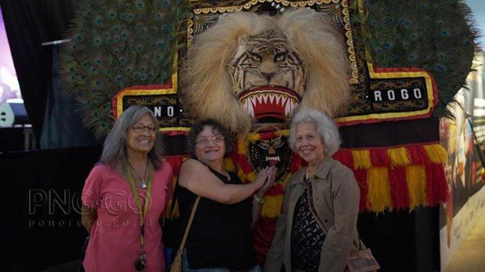Reog Ponorogo Goes to Europe, Sukse Tarik Perhatian Ribuan Pengunjung ...