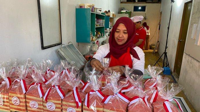 Sambut HUT RI ke 72, Palmea Bakery Kreasi Roti Merah Putih ...