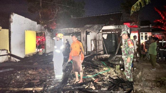 Diduga Korsleting Listrik Hingga Terdengar Ledakan, Rumah Warga di Bondowoso Hangus Terbakar ...