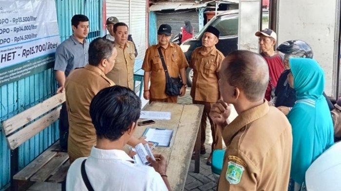 Kendalikan Harga Minyakita, Puluhan Pedagang Pasar Pandaan Pasuruan ...