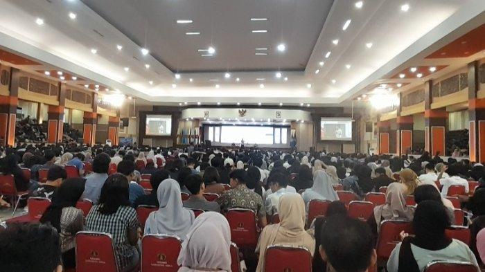 Edukasi Pasar Modal Sasar Ribuan Mahasiswa Berbagai Perguruan Tinggi di ... Edukasi Pasar Modal Sasar Ribuan Mahasiswa Berbagai Perguruan Tinggi di ...