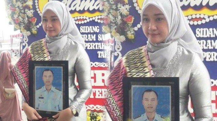 Sosok Diah Nurani Istri TNI yang Viral Bawa Foto Suami Saat Wisuda, Ini Kisah Sedih Dibaliknya ...