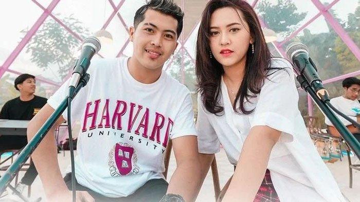 Sosok Penyanyi Ganteng Blitar Dijodohkan Sama Happy Asmara Usai Denny ...